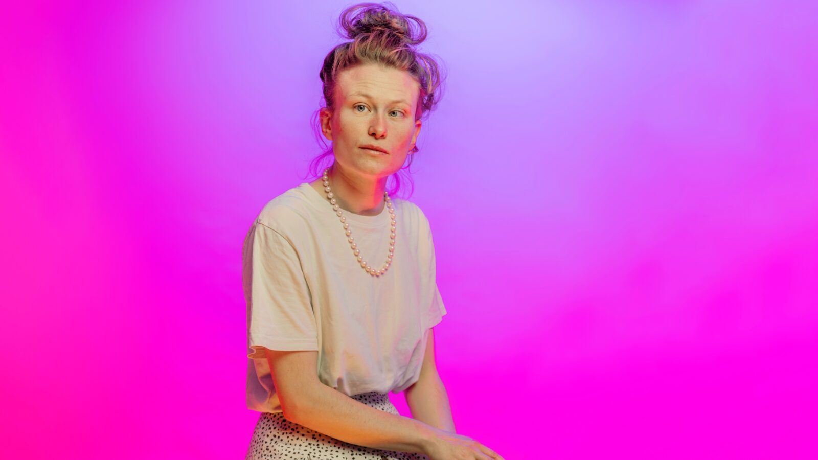 Signe Gjessings nye digte er lyden af festen i naboens have