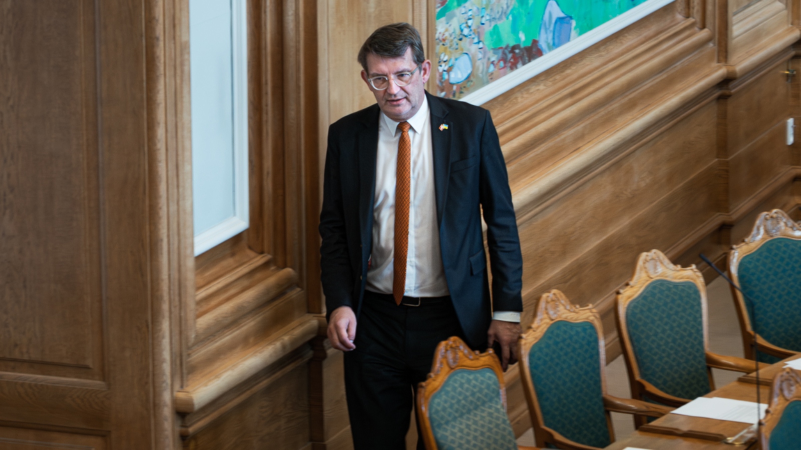 Troels Lund Poulsen går ingen steder – han vil ride på to heste frem til valget • POV International